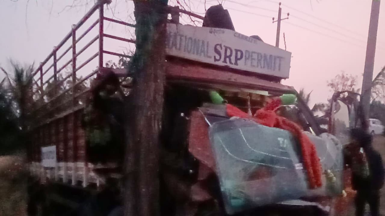 Karnataka: 3 women farmers killed, 15 injured in Gadag road mishap