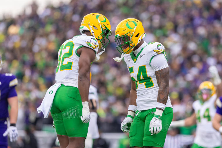 No. 6 Oregon Ducks step over Washington, into national playoffs
