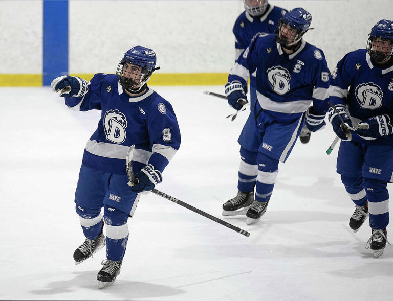 Darien boys hockey defeats Fairfield Prep in battle of top 2 teams in ...