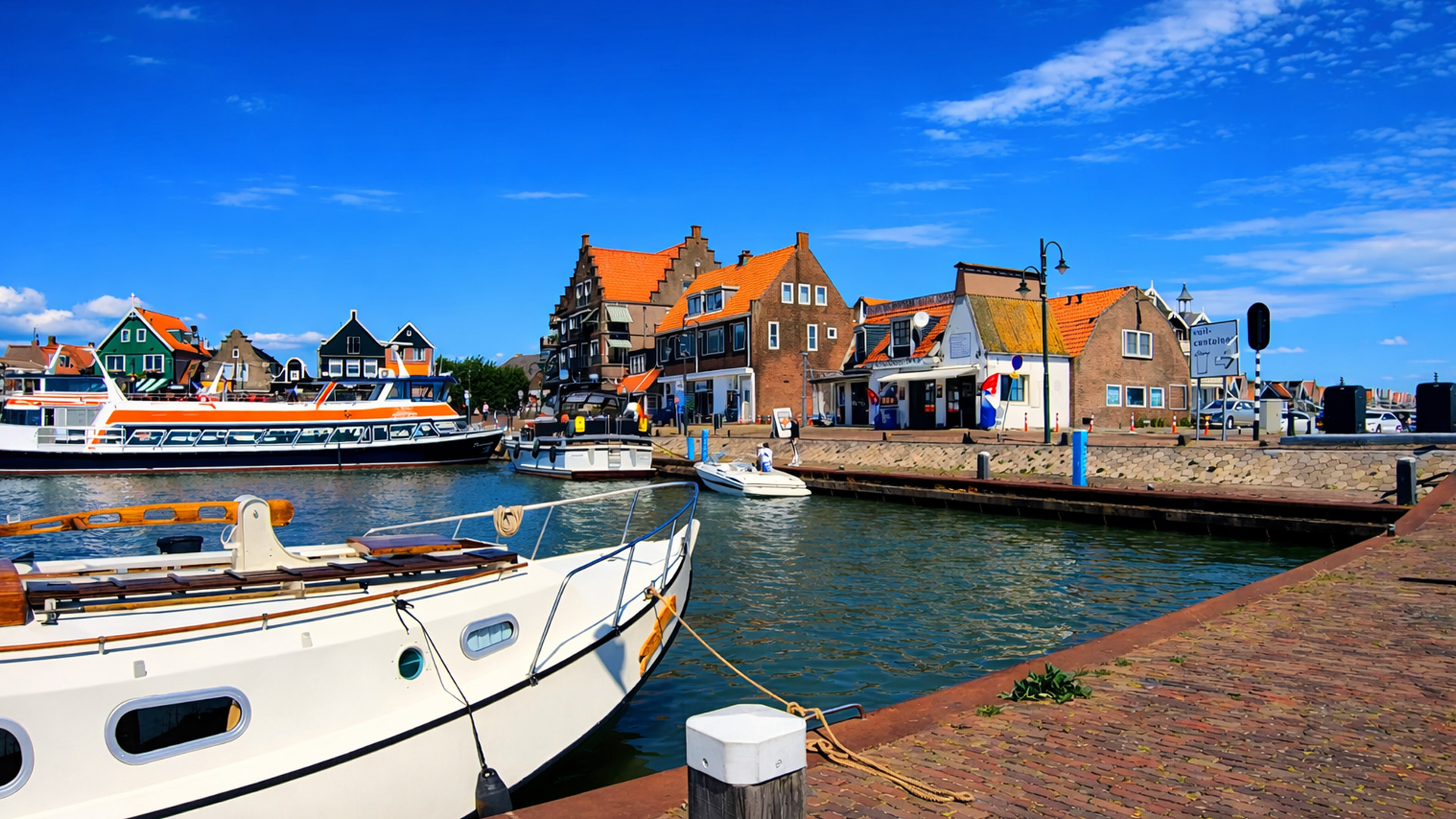 Jalan-jalan di Pelabuhan Volendam Belanda