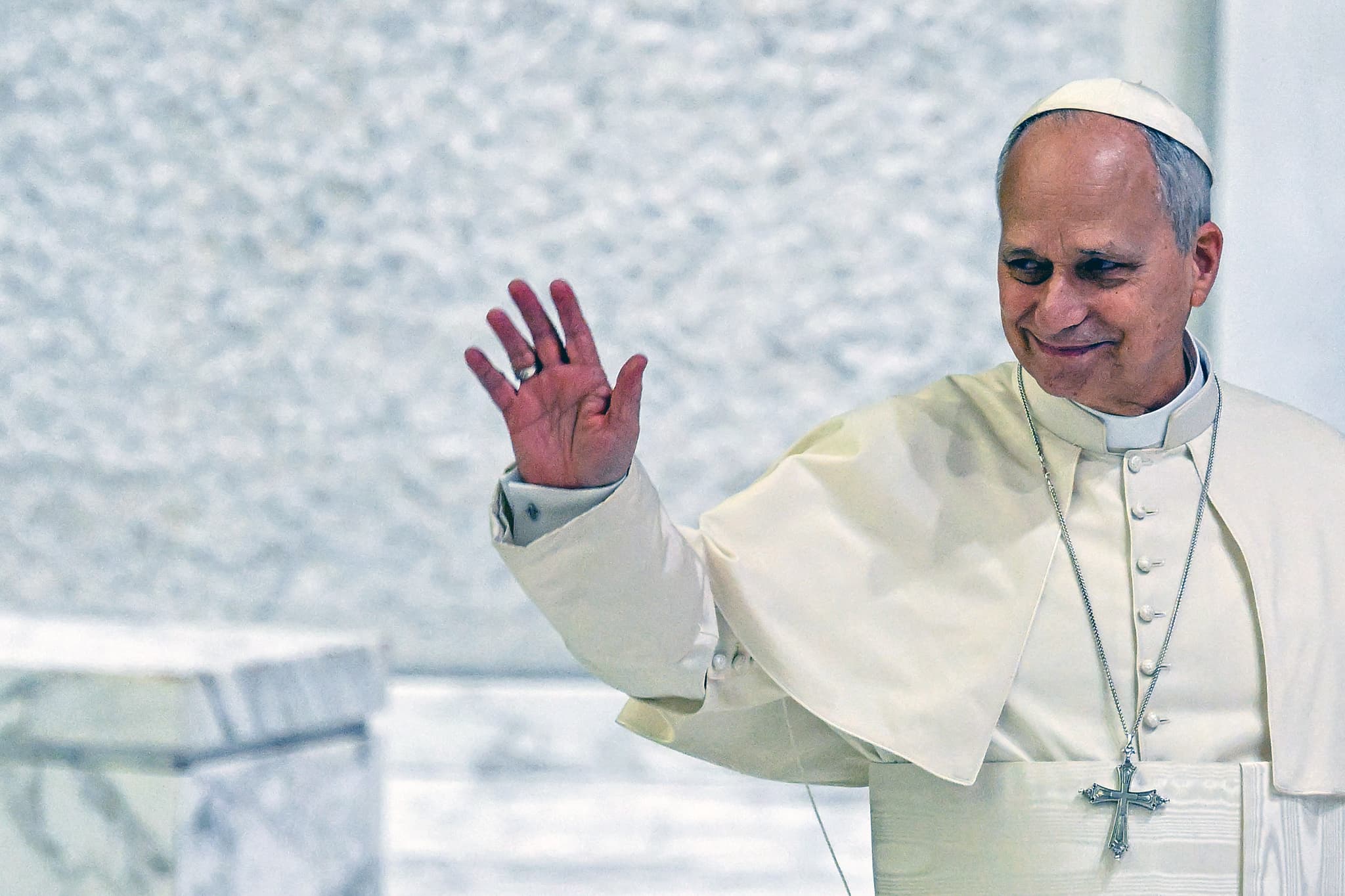 Le pape face à la chute du catholicisme : Léon XIV va se rendre en ...