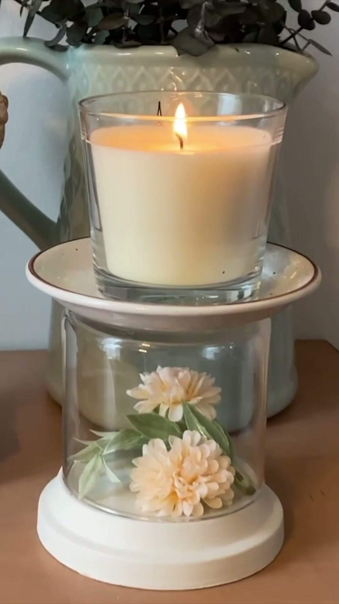 Pop an old candle into the freezer 🎄🎃🌸