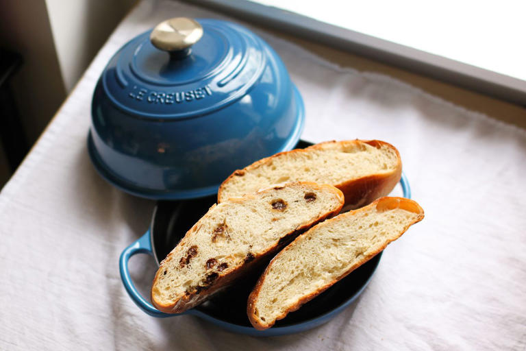Le Creuset makes more than Dutch ovens — these colorful mugs, grill ...