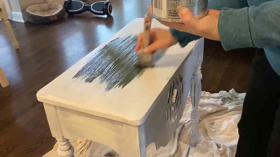 Bedroom makeover on a budget - DIY room transformation