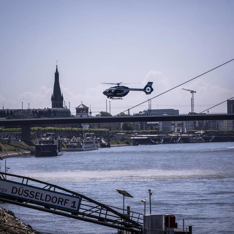 Hubschrauber Uber Dusseldorf Heute Nacht
