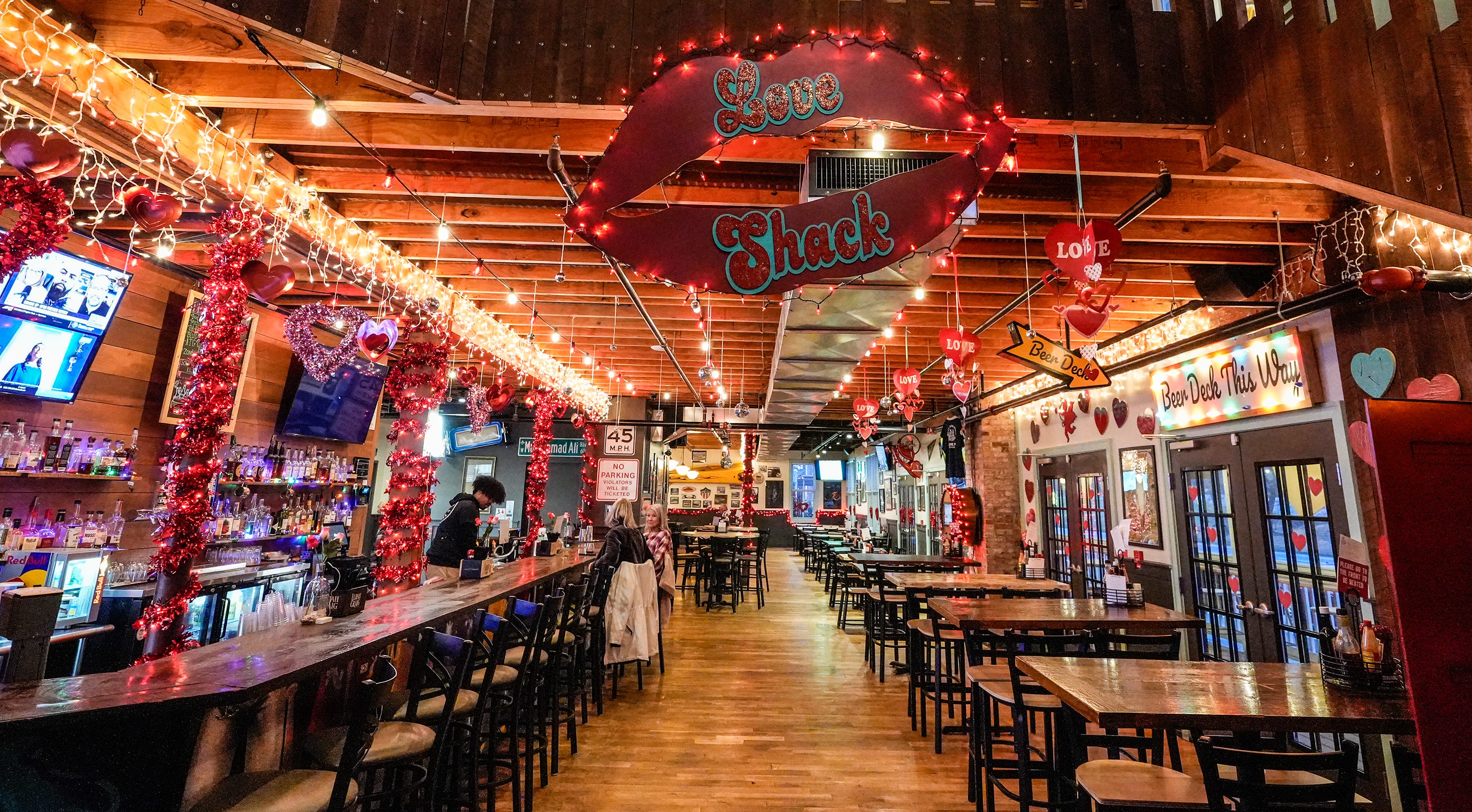 Louisville restaurant transforms into Valentine's Day pop-up bar