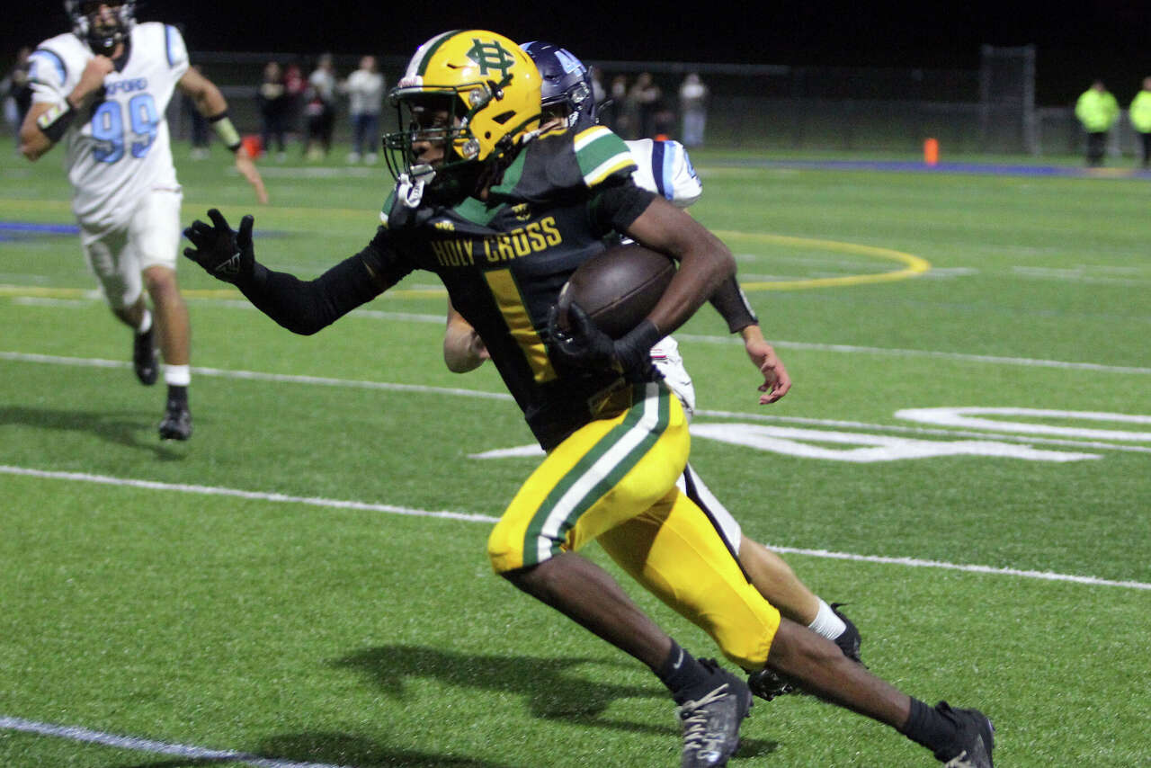 Holy Cross High School junior wide receiver Dae'Sean Graves verbally ...