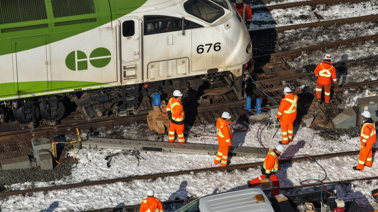 Full GO train service to resume Saturday morning following derailment ...