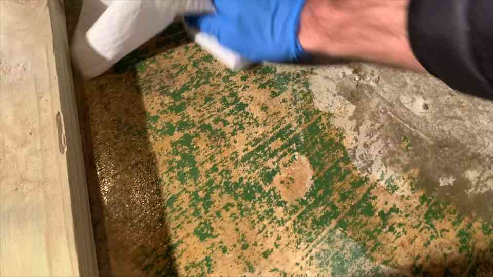 Self leveling concrete underlayment over concrete floor (how to level ...