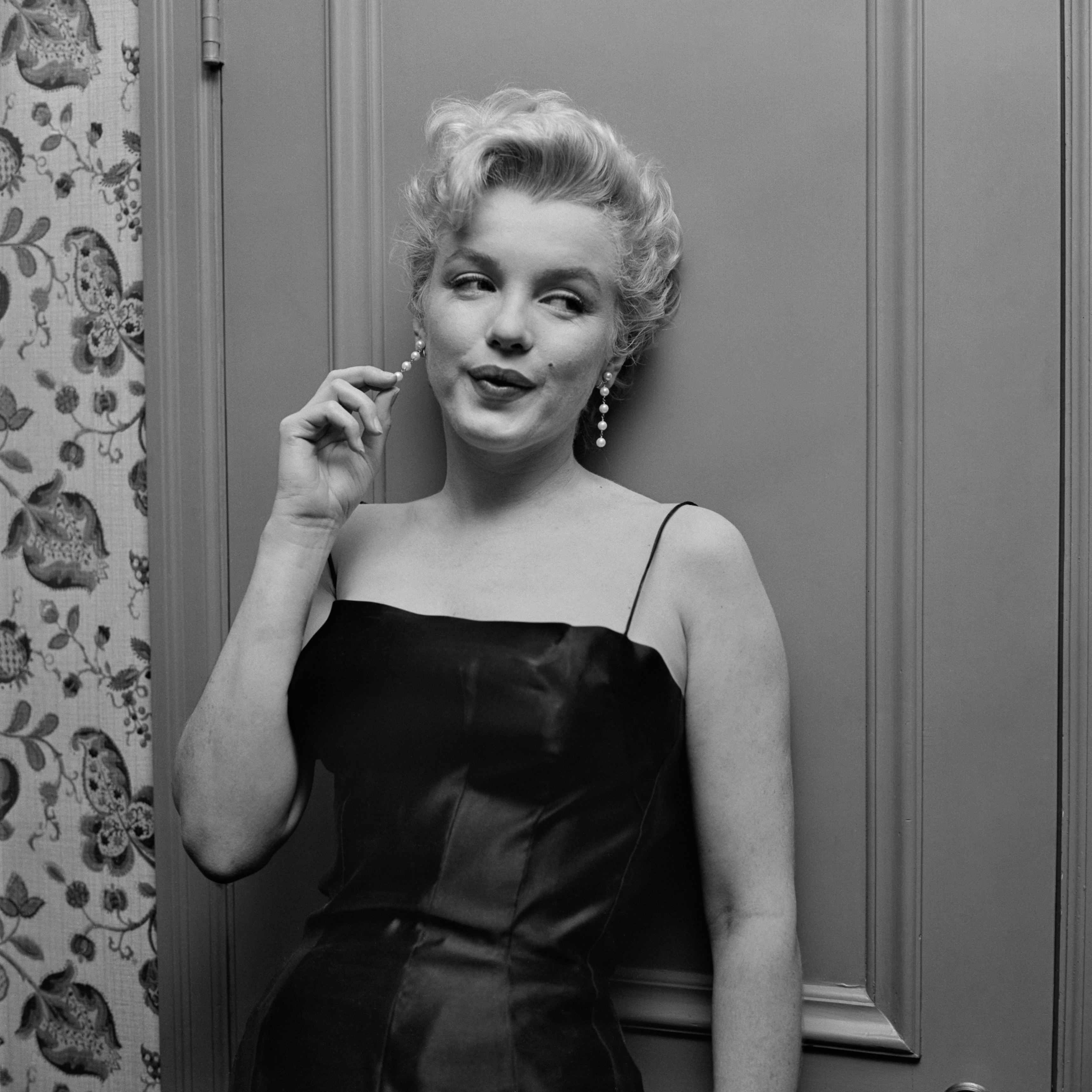 Marilyn Monroe at home: 18 photos of the blonde bombshell’s domestic life