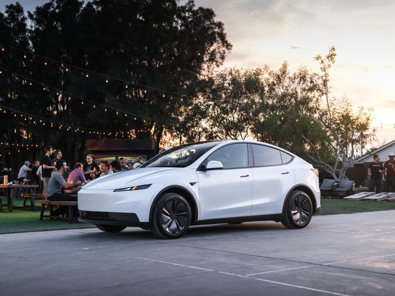 Tesla's latest lineup tweaks: no more 'Standard' branding and a cheaper ...
