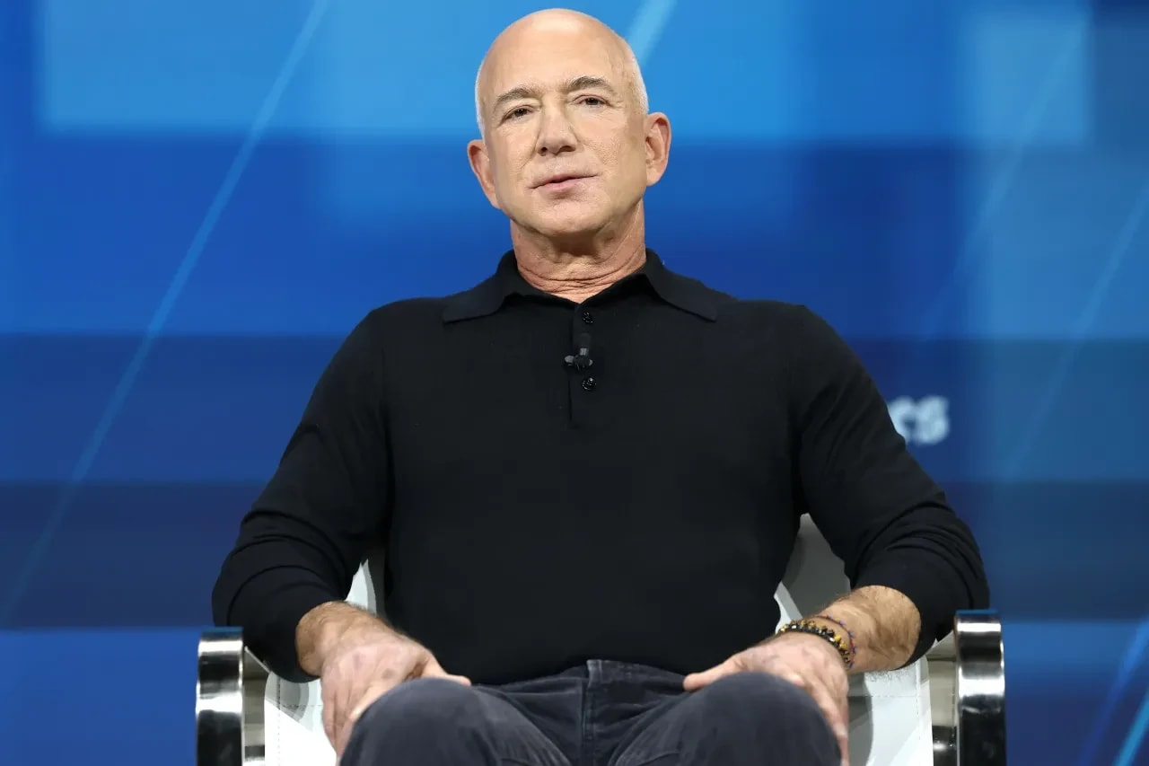 Bernie Sanders calls out Amazon's Jeff Bezos over Washington Post cuts ...