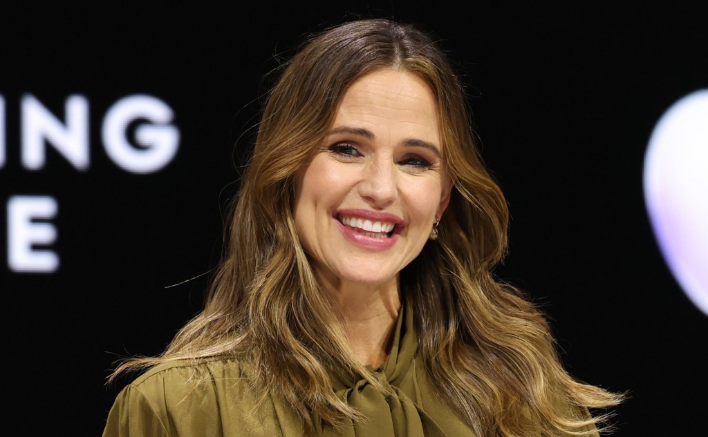 Jennifer Garner reveals she 'bit a chunk' out of her co-star's ear ...