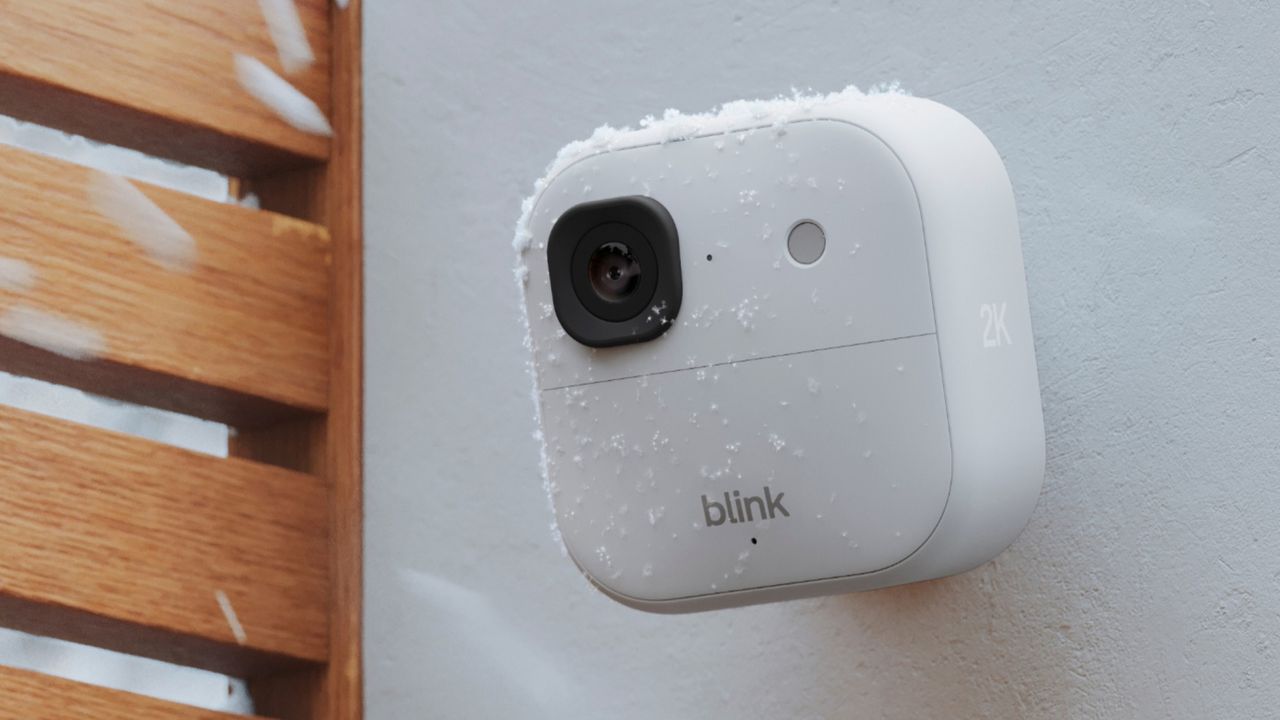 Blink's new camera takes home security to the next level with 4x zoom ...