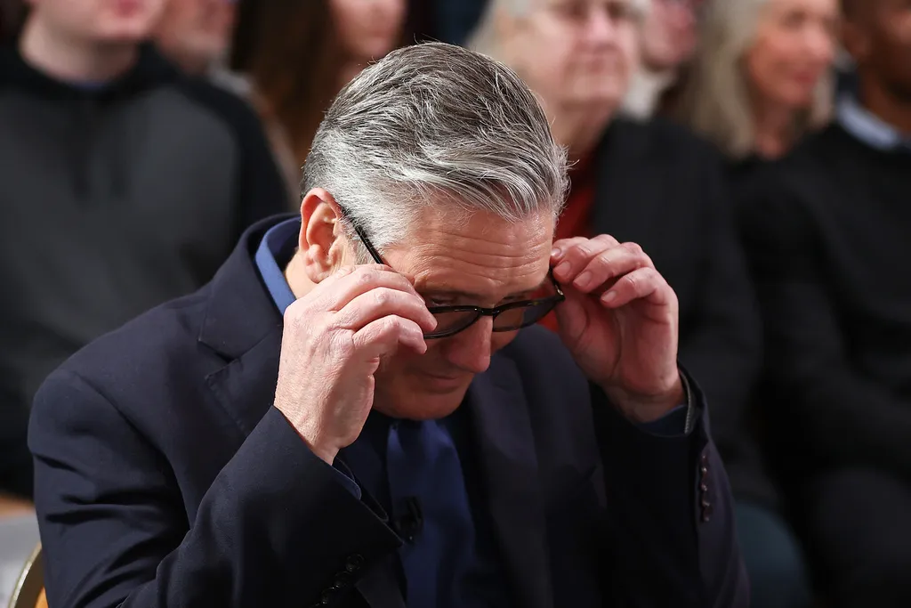 Starmer apologizes to Epstein victims for appointing Mandelson as ...