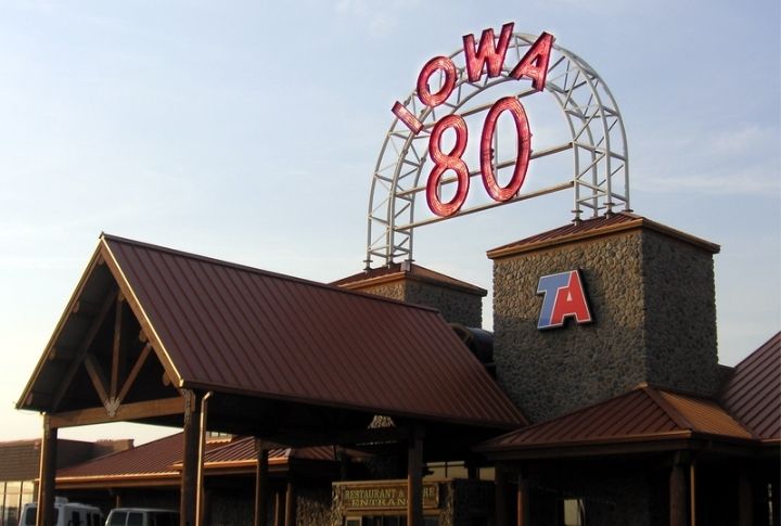 15 best truck stops in the US you have to visit