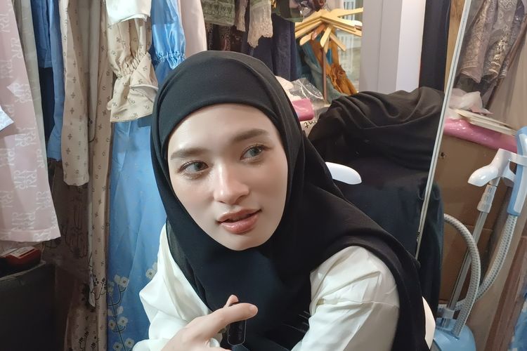 Inara terancam kehilangan uang bulanan jika hak asuh anak jatuh ke ...