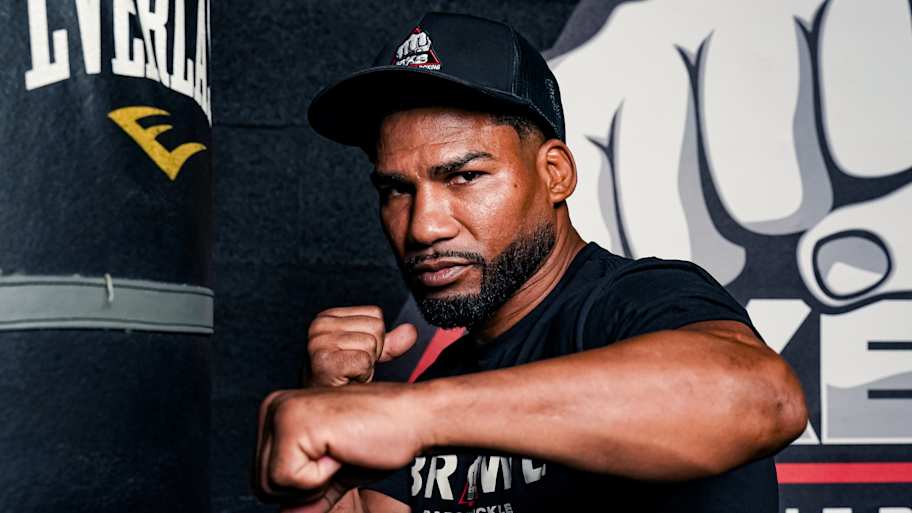 Former world champion Yuriorkis Gamboa to make BKB debut this year