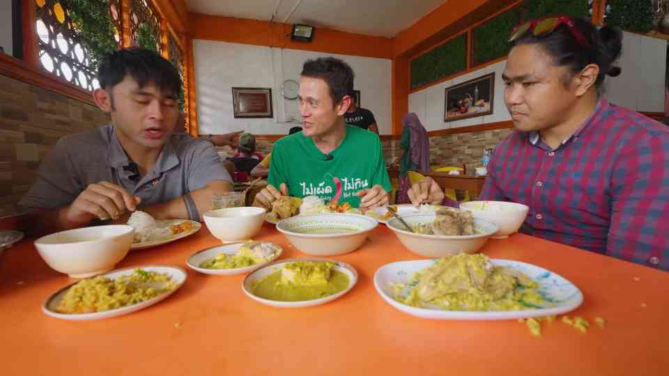 Eating local food in Marawi City despite repeated warnings