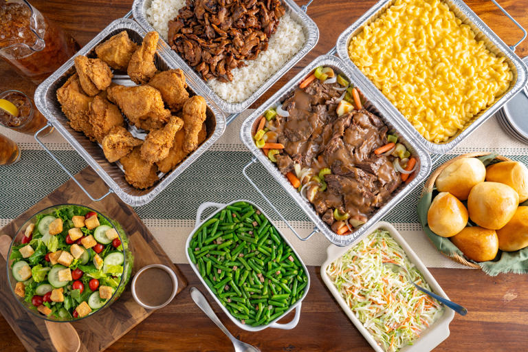 See Super Bowl 2026 deals on wings, pizza and more for game day parties