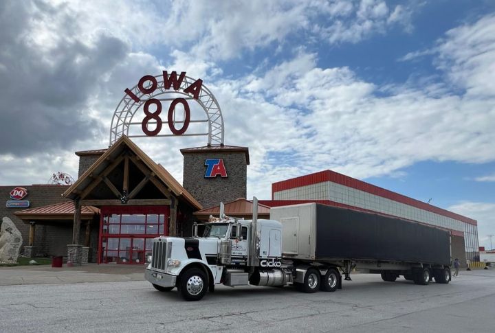 15 best truck stops in the US you have to visit