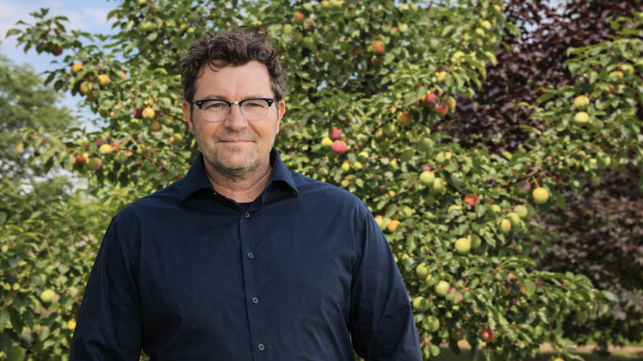 Nature’s wildest hack: American professor grew a single tree with 40 ...