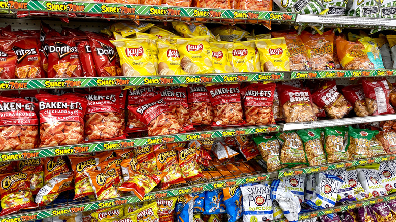 7 reasons dollar stores can sell food for really low prices