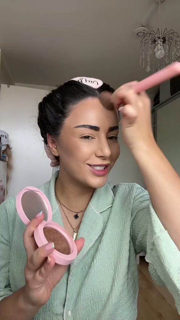 P Louise spoilt for choice cream bronzer review and swatches