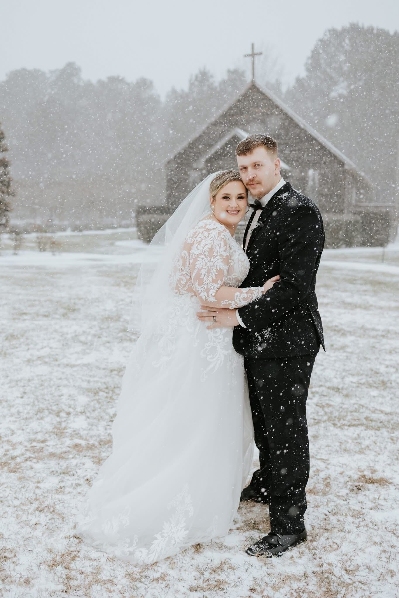 Couple embraces snowstorm for magical Pee Dee winter wedding