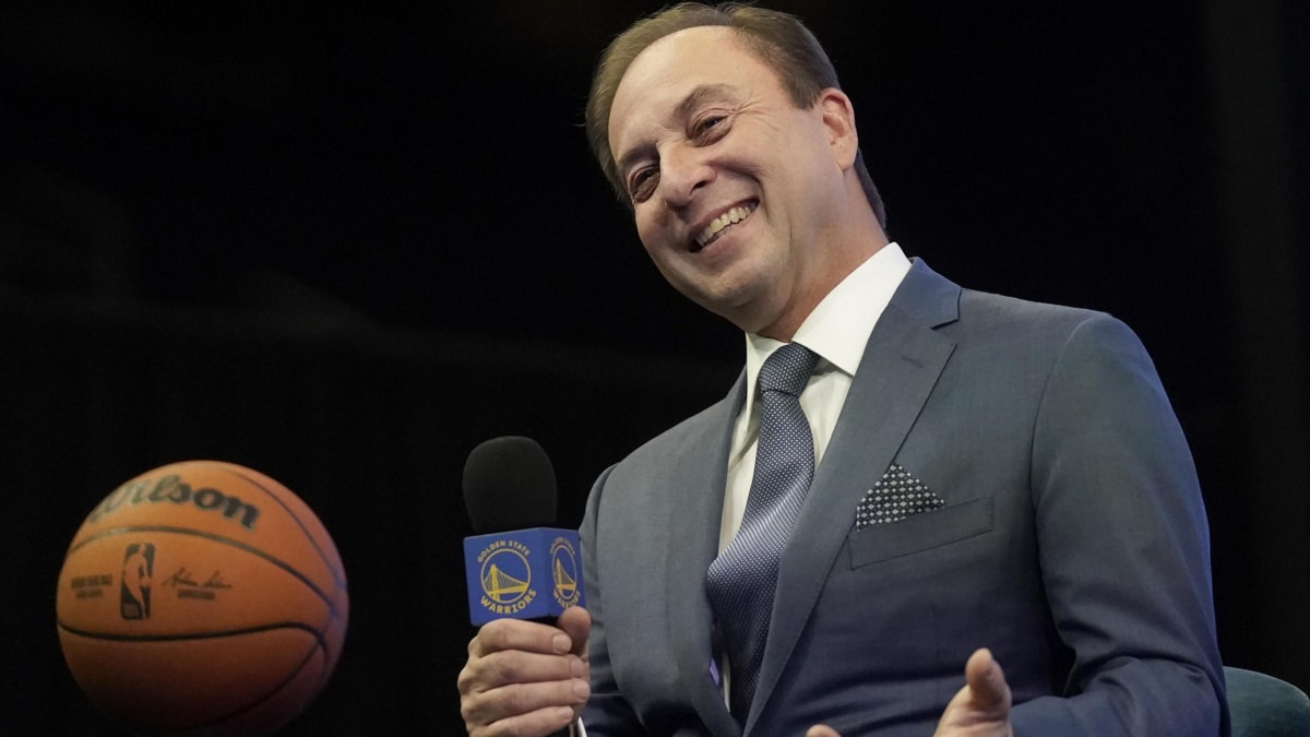 MLB: NBA tycoon and Warriors owner joins the race to buy the Padres