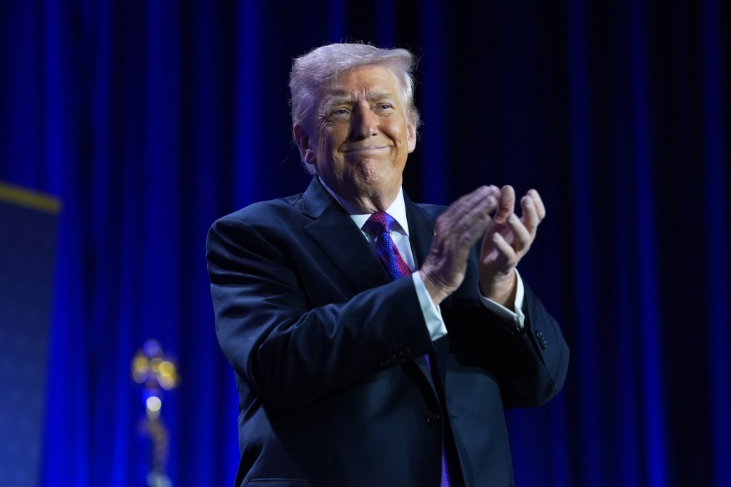 Trump announces May 17 National Mall prayer event: Time to 'rededicate ...