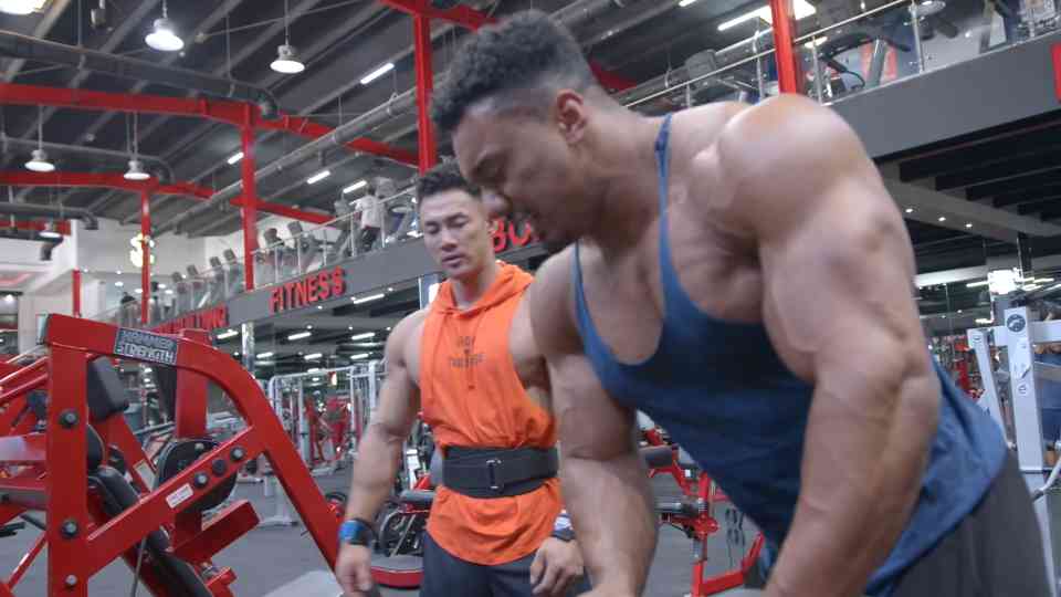 This Chinese men’s physique pro is on another level
