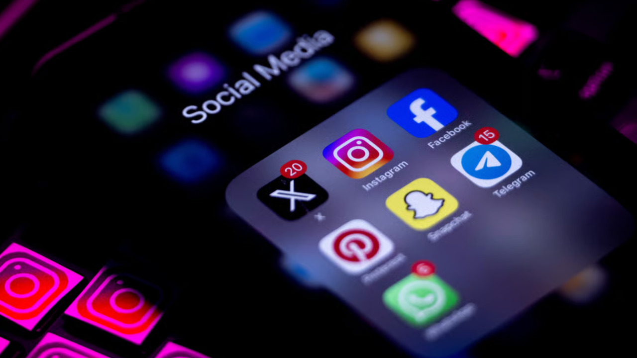 Tired of oversharing online? Social media boundary setting is the ...