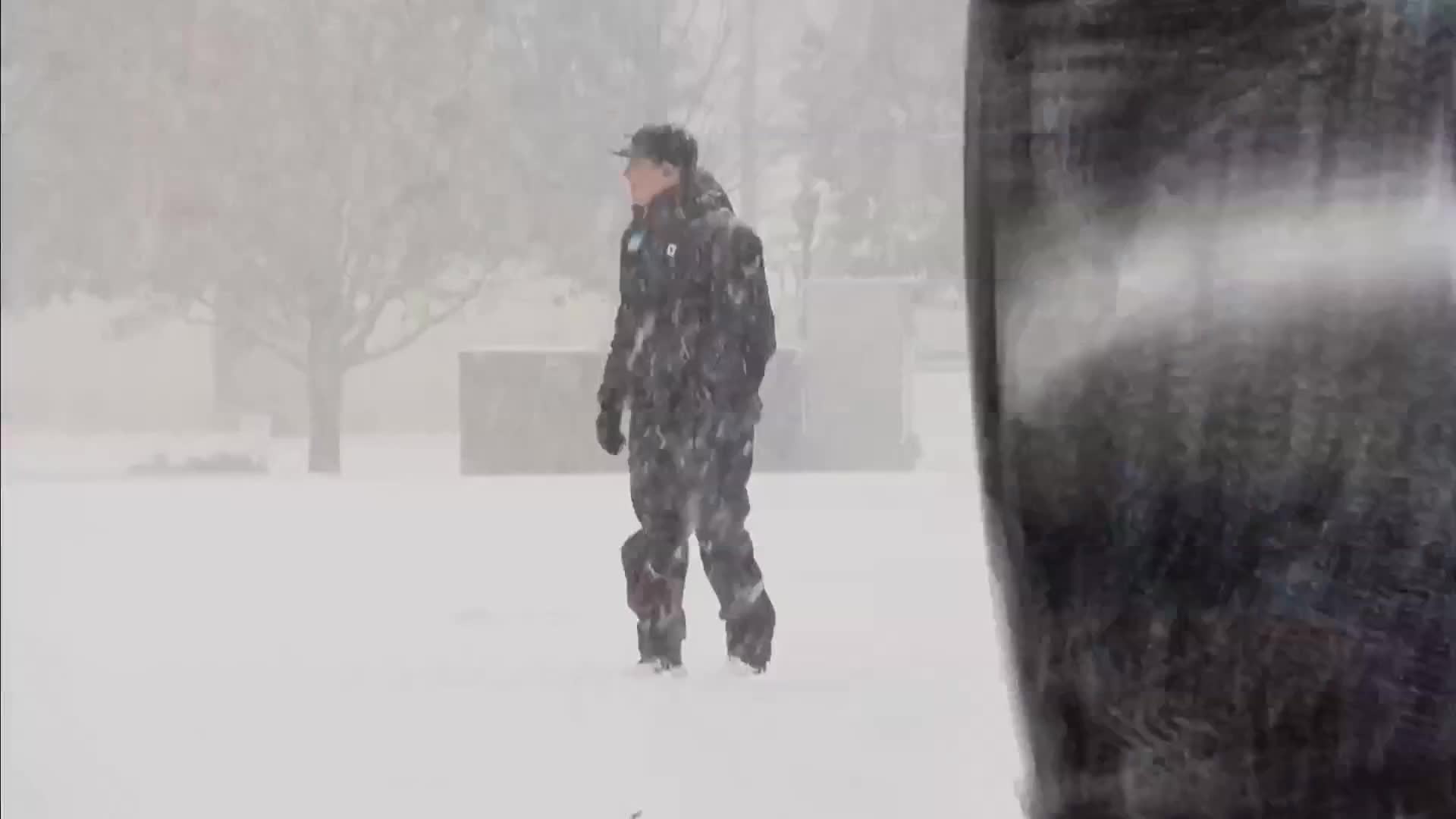 Charlotte getting hit with heavy snow