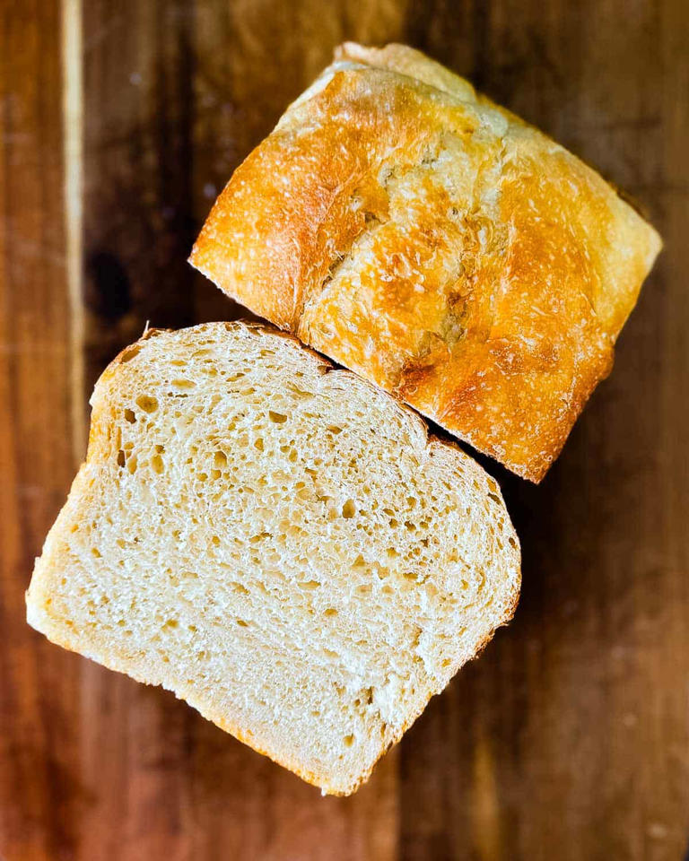 No knead sourdough sandwich bread