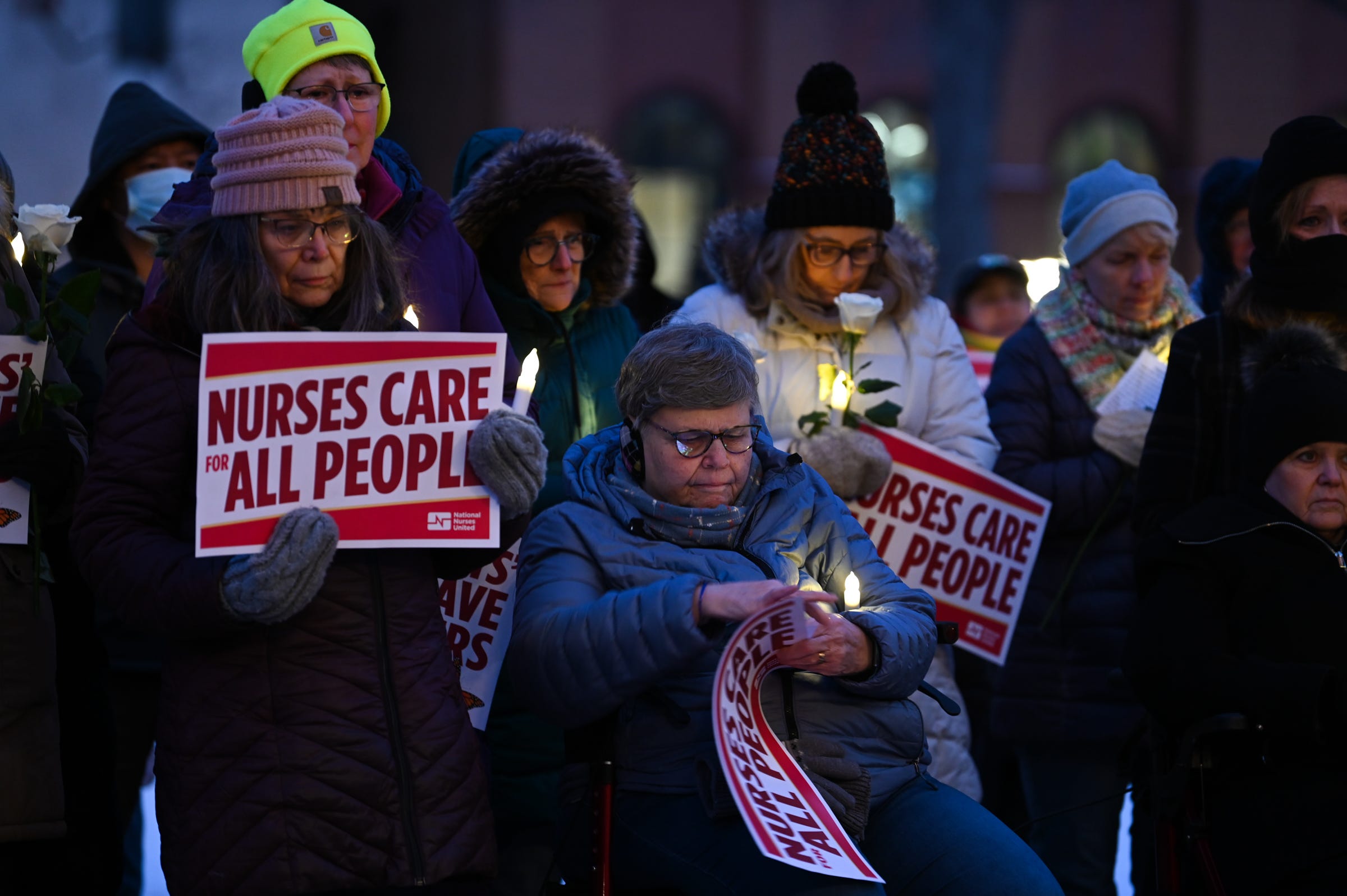 Nurses, community members hold vigil at Capitol for slain nurse Alex Pretti
