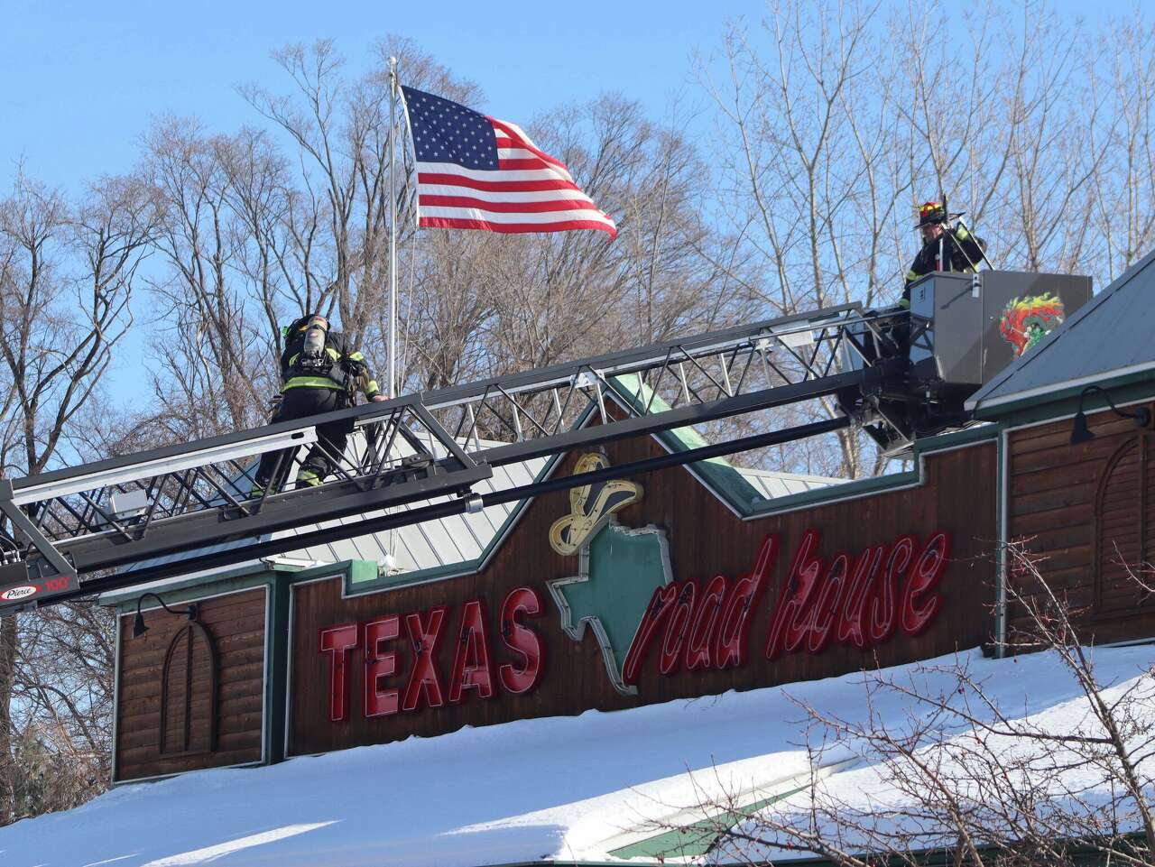 Texas Roadhouse catches fire on Wolf Road in Colonie