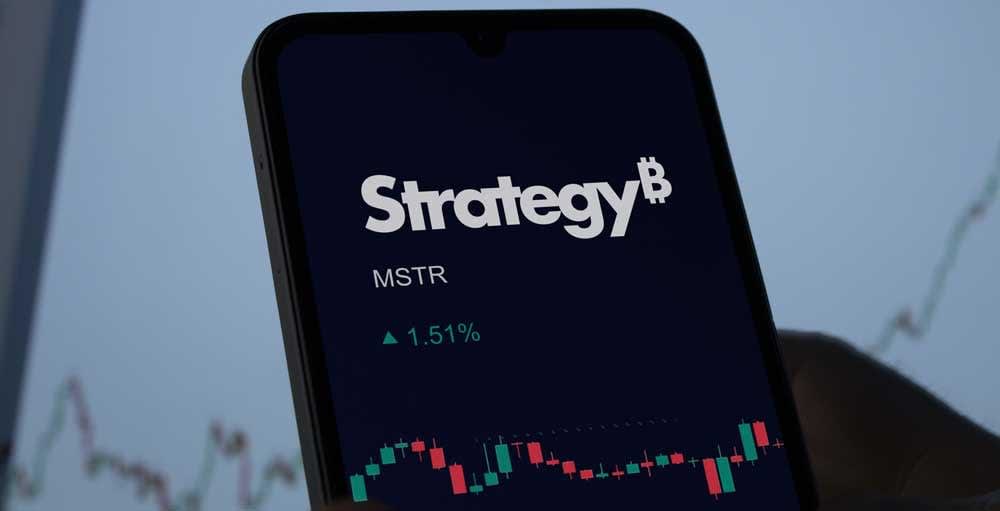 Strategy cheers 'Bitcoin president' as crypto plunges (live coverage)