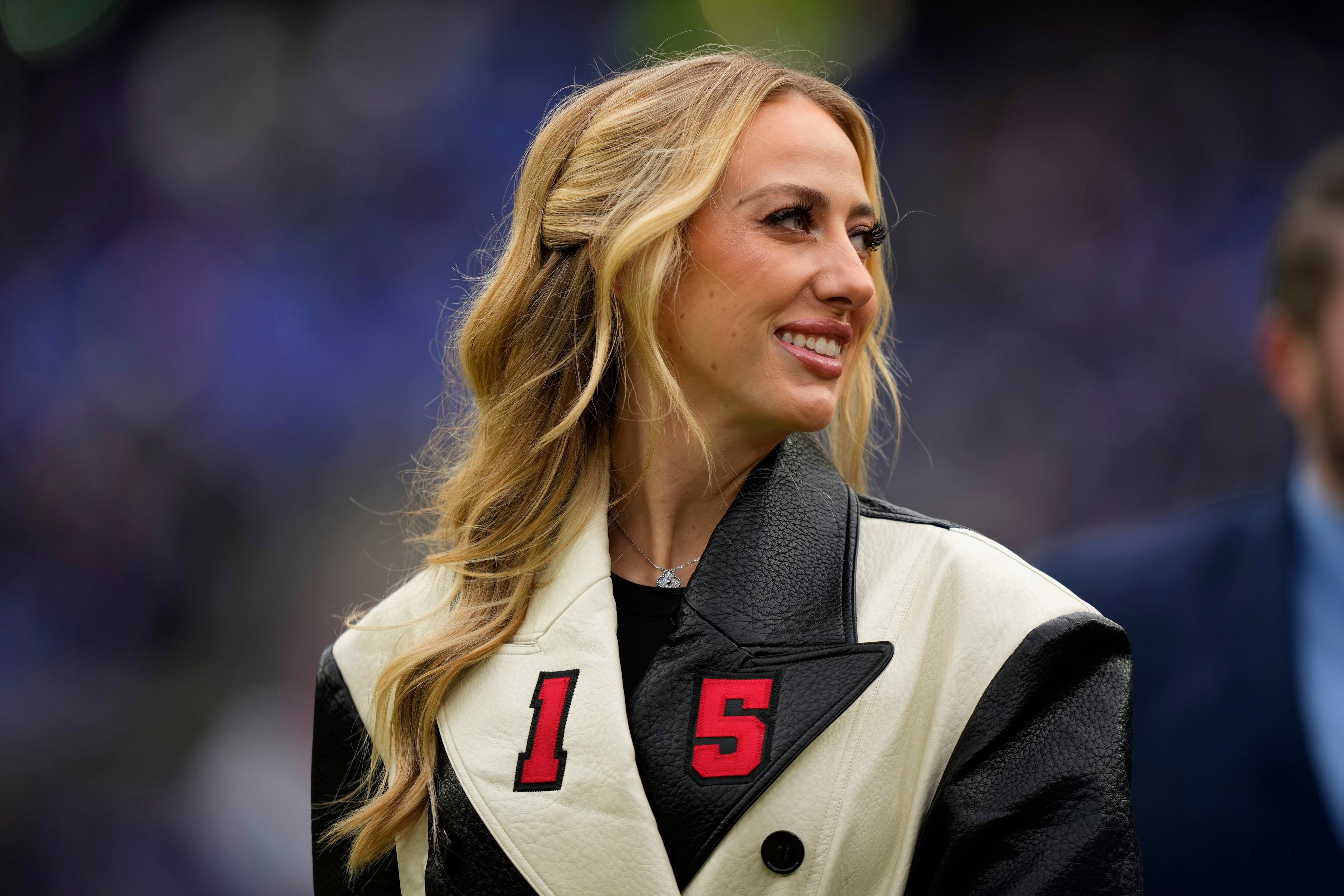 Brittany Mahomes takes center stage on 2026 Sports Illustrated Swimsuit ...