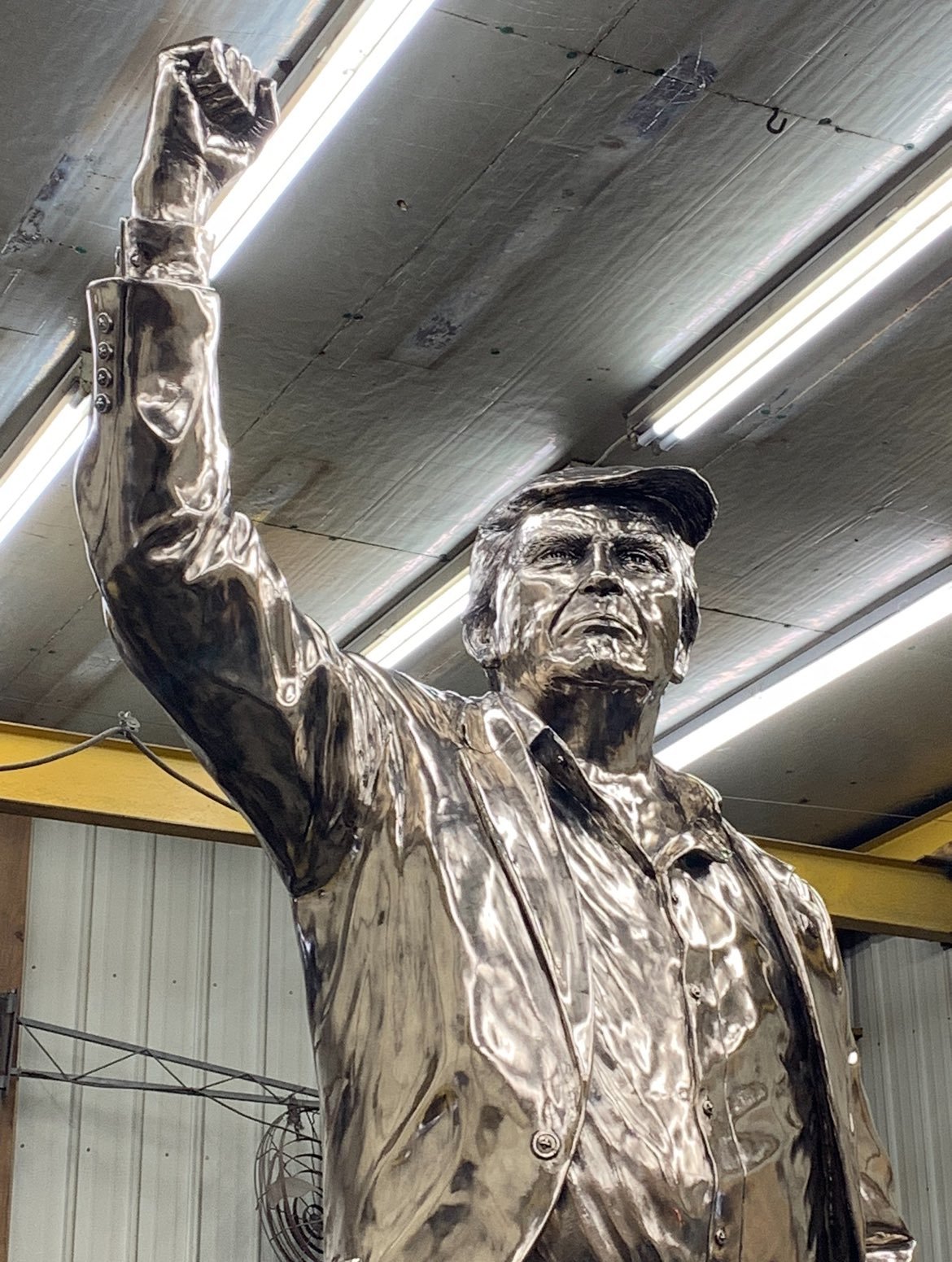 “Don Colossus”, a estátua de Trump que não sai do Ohio