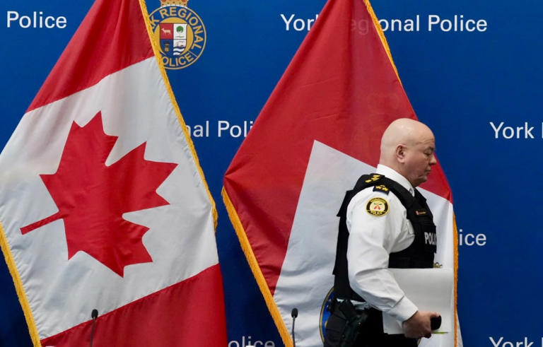 6 Toronto police officers charged in corruption probe now suspended ...