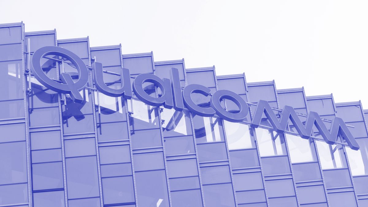 Qualcomm shares dive on soft revenue forecast
