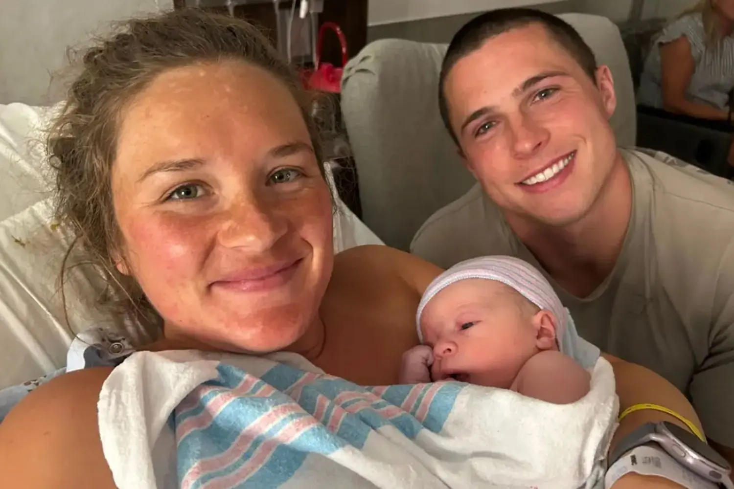 Mikayla Neff mostra vídeo de Connor Neff dormindo profundamente no ...