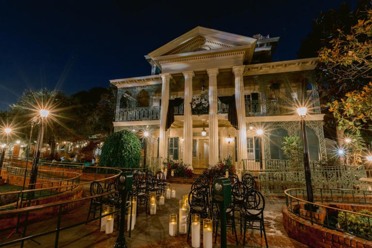Disneyland super fans can now get married at this iconic attraction