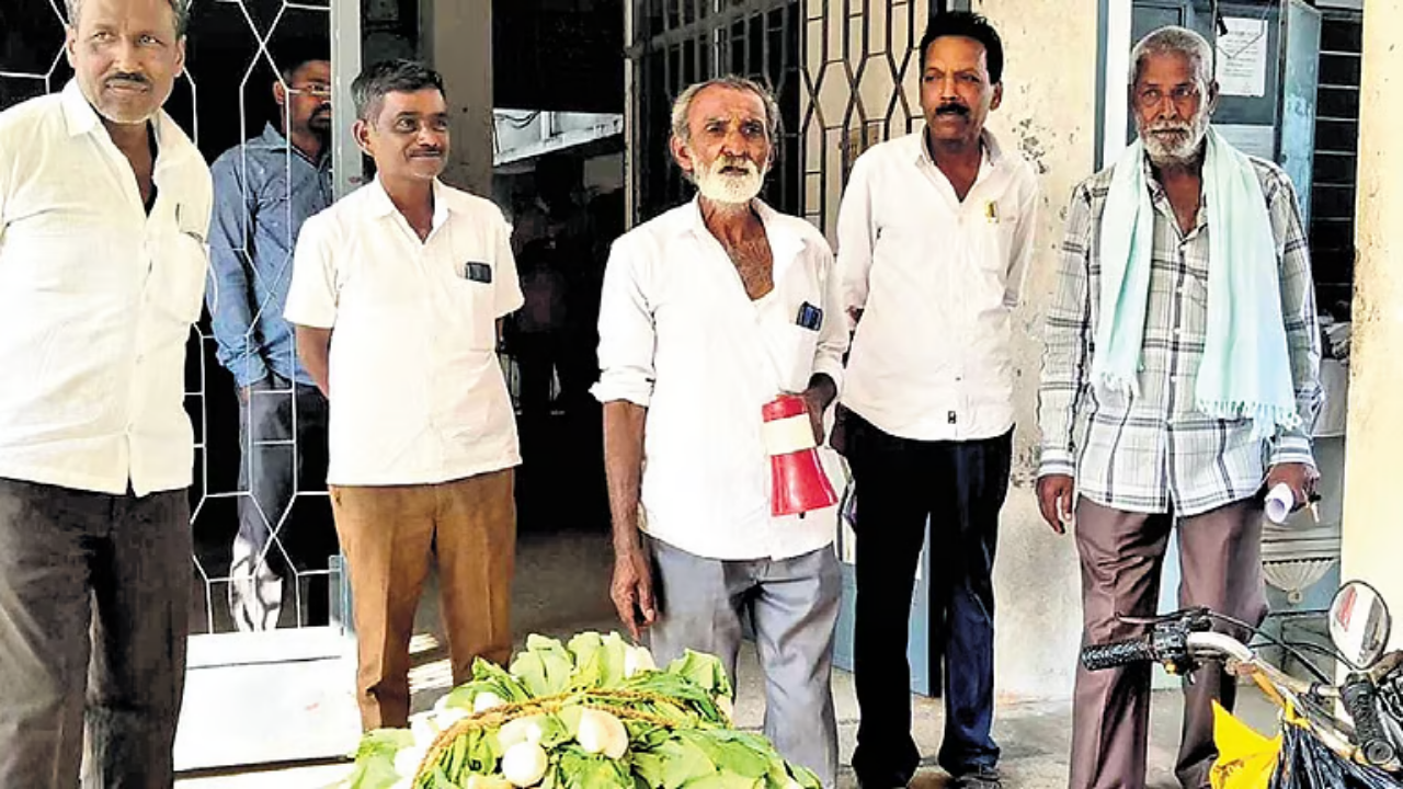 'No cash, take my radish': Farmer protests against 'bribe' demand over ...