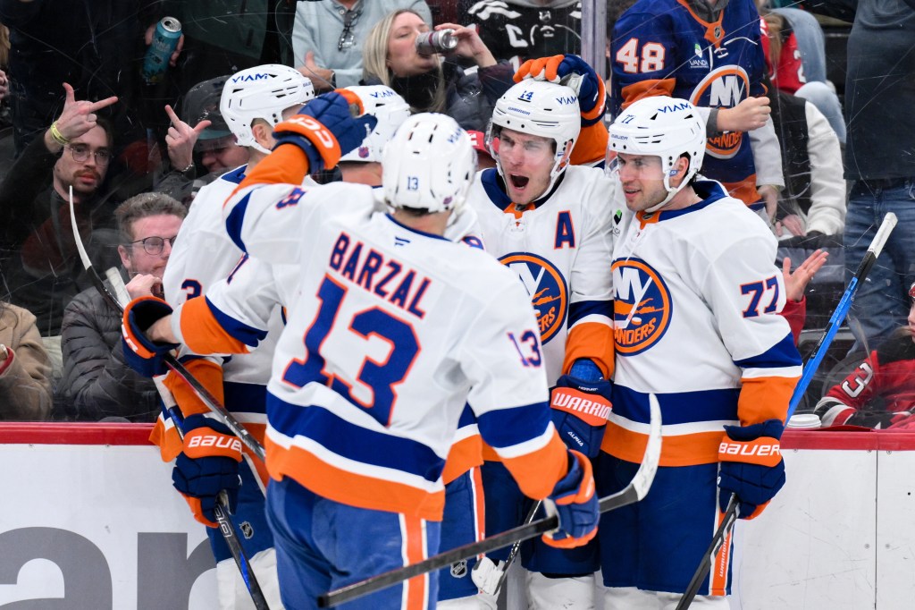 Islanders grind out win over Devils to head into Olympic break on ...