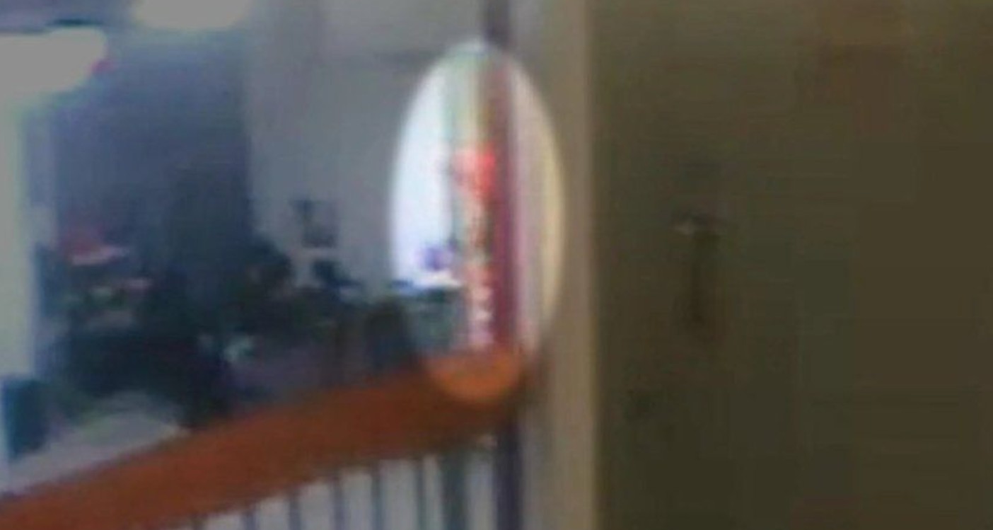 Il nuovo video di Jeffrey Epstein e la “figura arancione” in cella ...