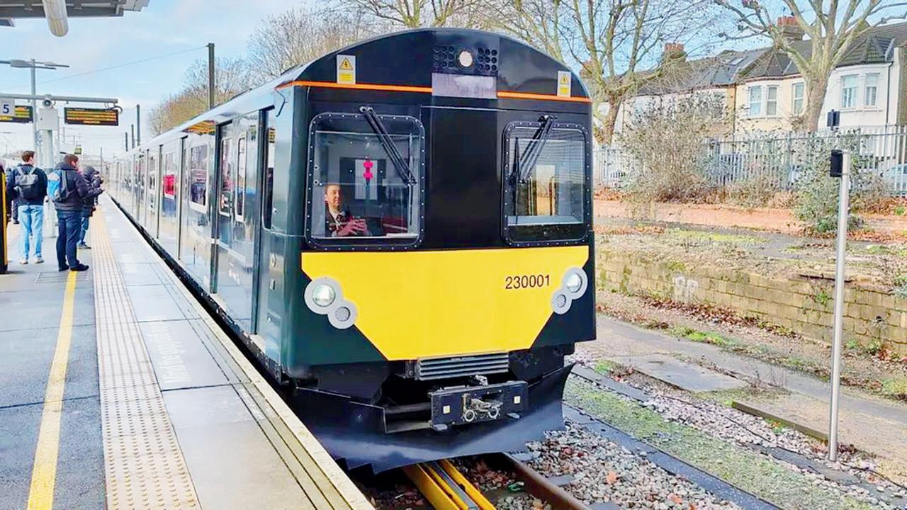 Great Western Railway launches battery-only train on West London route