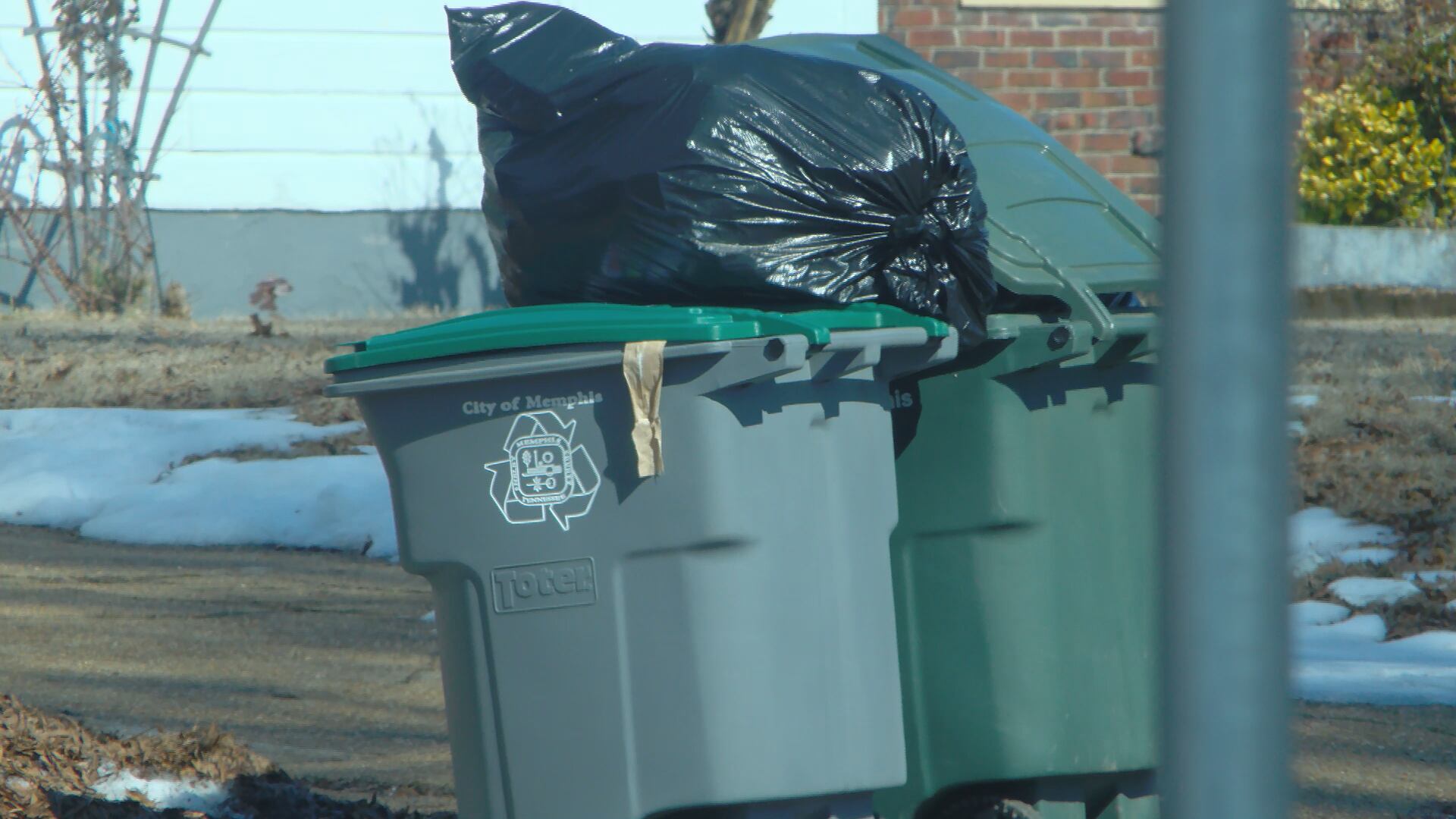 'Ghetto:' City of Memphis trash pickup delayed again, leaving residents ...