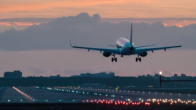 How Fast Do Commercial Planes Fly & What Are Their Top Speeds?